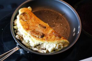 Resep Telur Dadar Kribo: Sajian Sarapan Praktis dan Lezat - Mari Kita Masak